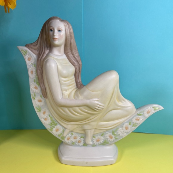 Goebel | Art | Goebel Awakening Lady Exclusive Club Signed Laszlo ...